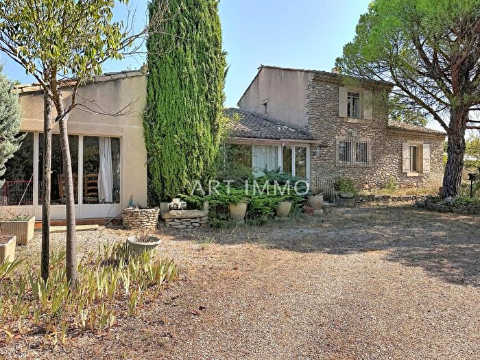 Cabrières-d'Avignon : Maison 6 pièces à vendre