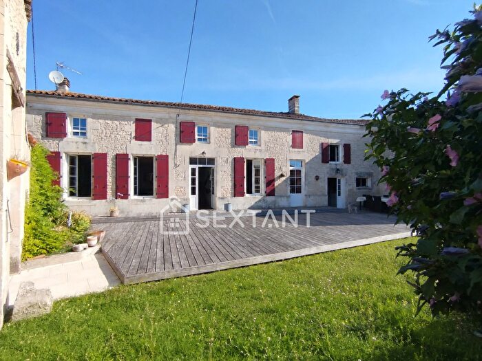Matha : Maison 6 pièces à vendre
