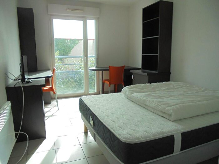 Saint-Priest-en-Jarez : Appartement 1 pièce à louer