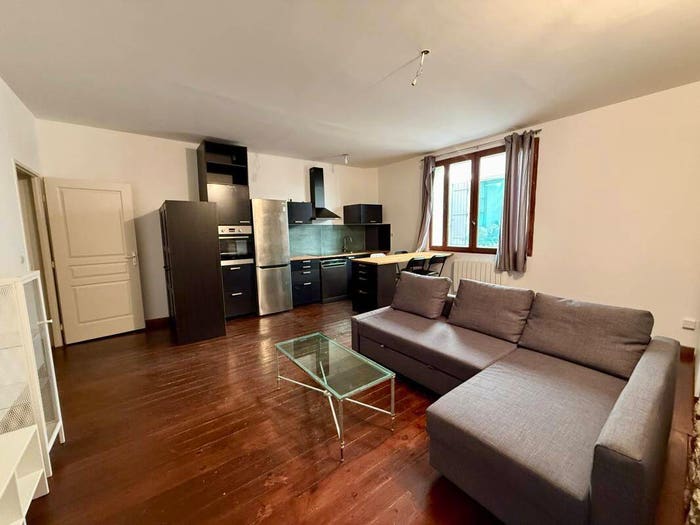 Appartement 2 pièces à Les Cariatides, Beaucaire, à louer