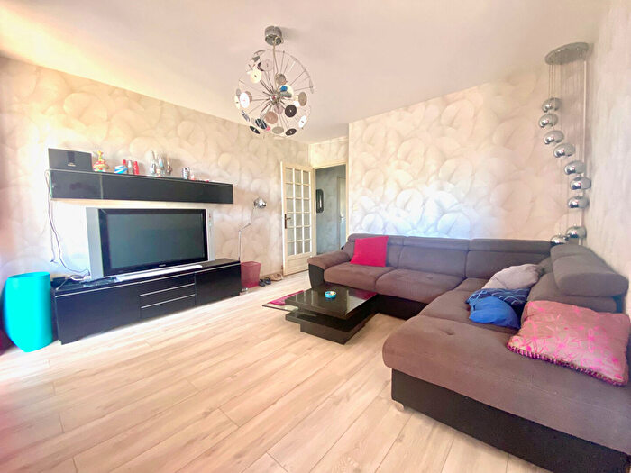 Appartement à vendre - Courbevoie, Hôtel de ville - 4 pièces - 3 chambres