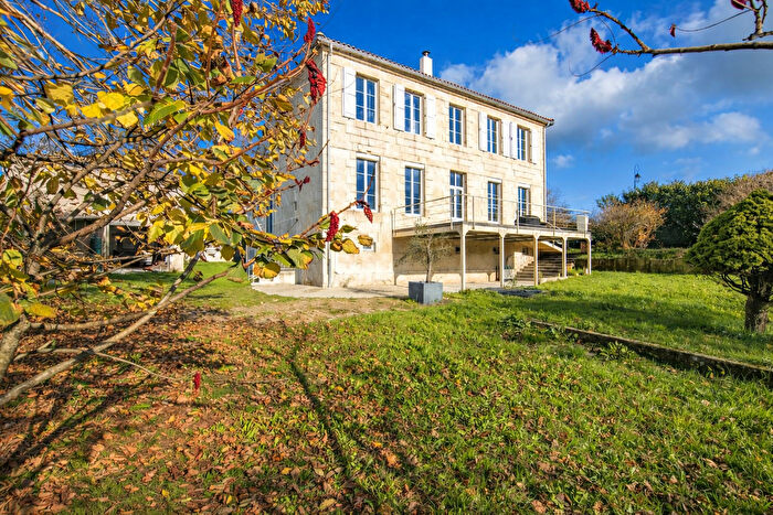 Maison à vendre - Semillac - 10 pièces - 5 chambres