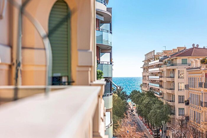 Appartement 3 pièces à vendre - Nice, Carré d'or