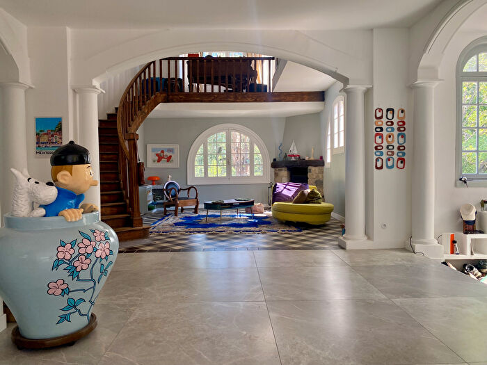 Maison à vendre - Toulon, Le Cap Brun, Le Petit Bois - 8 pièces - 4 chambres