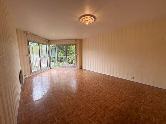 Appartement 4 pièces à vendre à postalCode