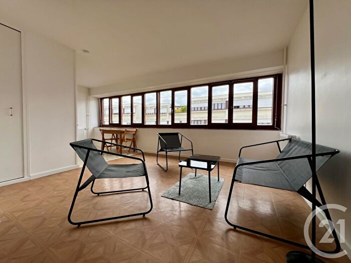 Appartement 1 pièce à louer à Évry, Champs Elysées