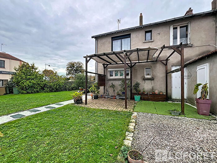 Maison à vendre - Le May-sur-Èvre - 7 pièces - 4 chambres