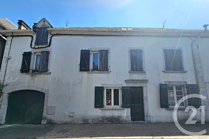 Maison à vendre - Mauléon-Licharre - 8 pièces - 7 chambres