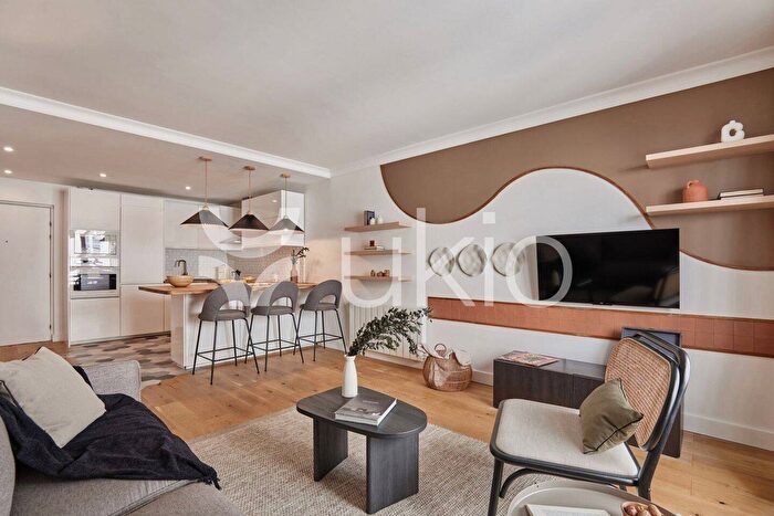 Appartement à louer - Legendre-Lévis, Paris ème arrondissement - 2 pièces - 1 chambre