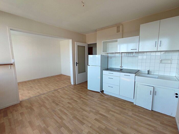 Vanteaux-Puy Las Rodas, Limoges - Appartement 1 pièce à louer