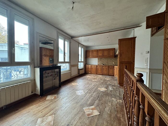 Maisons à vendre et appartements à louer - 3