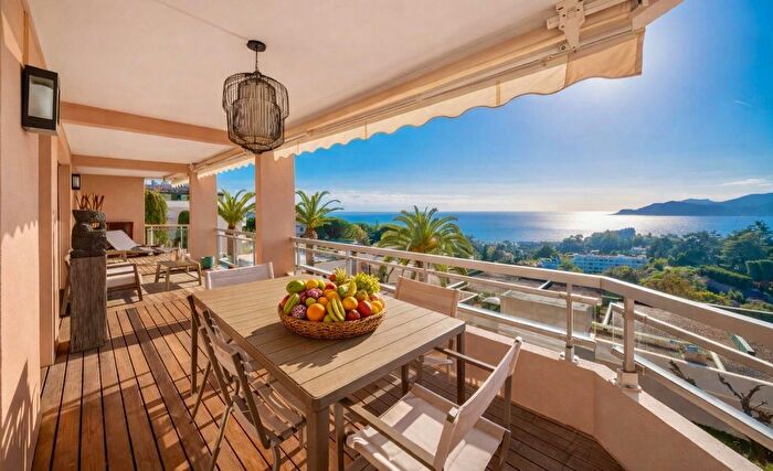 Appartement à vendre - Cannes, Croix des Gardes - 3 pièces - 2 chambres