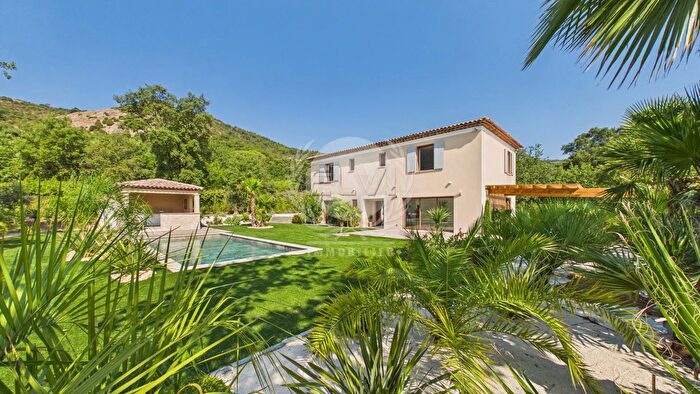 Le Plan-de-la-Tour : Maison 6 pièces à vendre