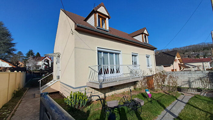 Maison à vendre - Saint-Rémy-lès-Chevreuse - 5 pièces - 4 chambres