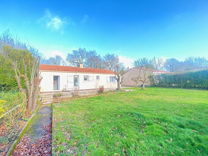 Maisons à vendre et appartements à louer - 1