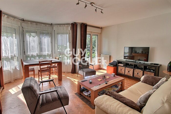 Suresnes, Centre-ville : Appartement 3 pièces à vendre