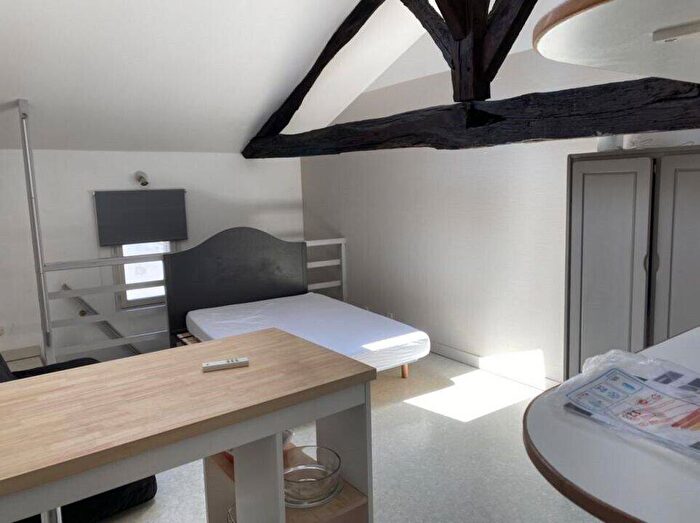 Saint-Vivien : Appartement 1 pièce à louer