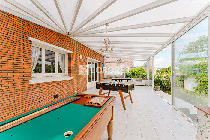 Maison 9 pièces à Roost-Warendin, à vendre