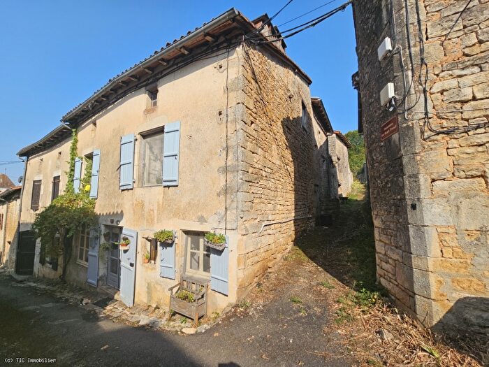Maison à vendre - Nanteuil-en-Vallée - 4 pièces - 2 chambres
