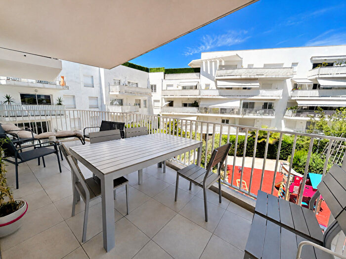 Appartement 3 pièces à louer à Cannes, Californie Pezou