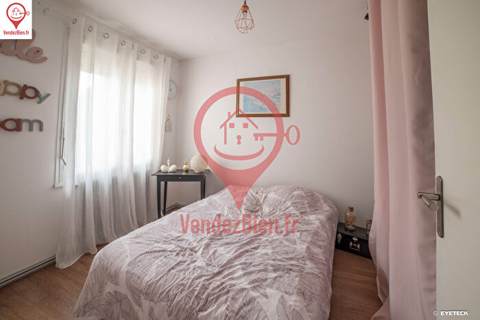 Maison à vendre - La Chapelle-Saint-Ursin - 4 pièces - 3 chambres