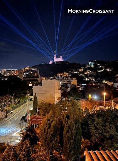 Maison à louer - Marseille e , Roucas Blanc - 1 pièce - 2 chambres