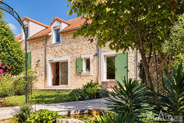 Maison 10 pièces à Chavenay, à vendre