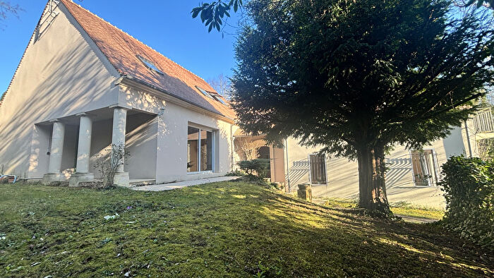 Maison à vendre - Jouars-Pontchartrain - 8 pièces - 5 chambres