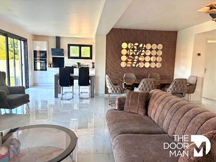 Maison 6 pièces à vendre à Éterville