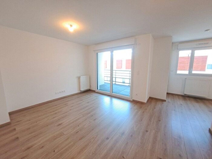 Charras, Clermont-Ferrand : Appartement 1 pièce à louer