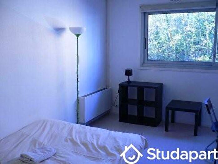 Appartement à louer - Coteaux Ouest-Pasteur, Rouen - 1 pièce