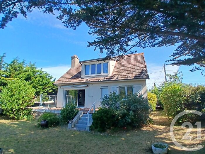 Maison 7 pièces à Bréhal, à vendre
