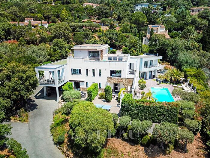 Maison à vendre - Cavalaire-sur-Mer, Moulin, Collières, Eau Blanche - 10 pièces - 9 chambres