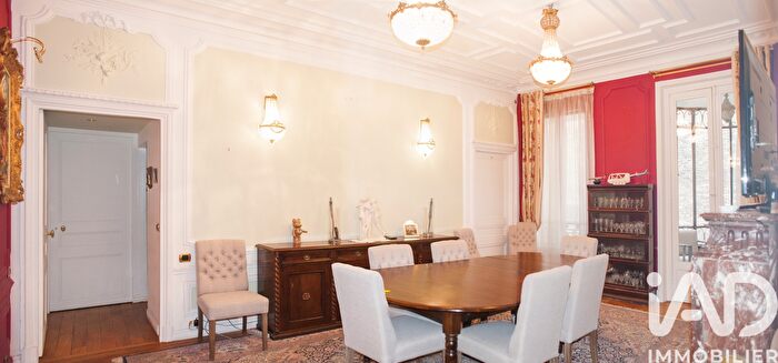 Appartement à vendre - Paris e , Saint-Philippe du Roule - 5 pièces - 4 chambres