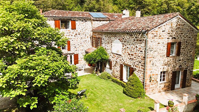 Salles - Maison 9 pièces à vendre