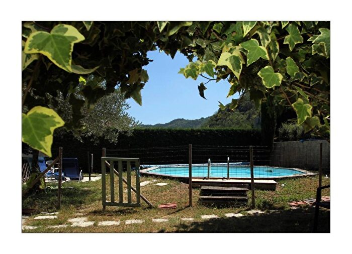 Maison à vendre - Saint-Sauveur-de-Montagut - 13 pièces - 9 chambres