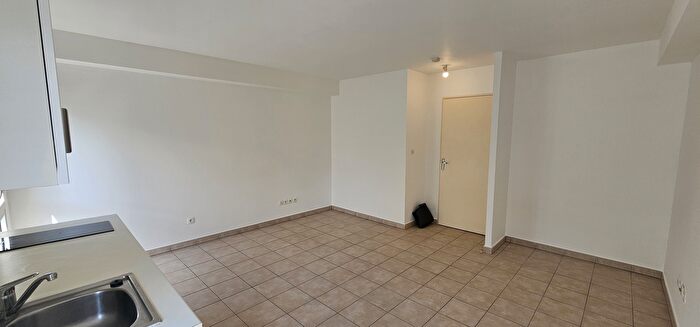 Appartement à louer - Le Tampon, Centre-ville - 1 pièce