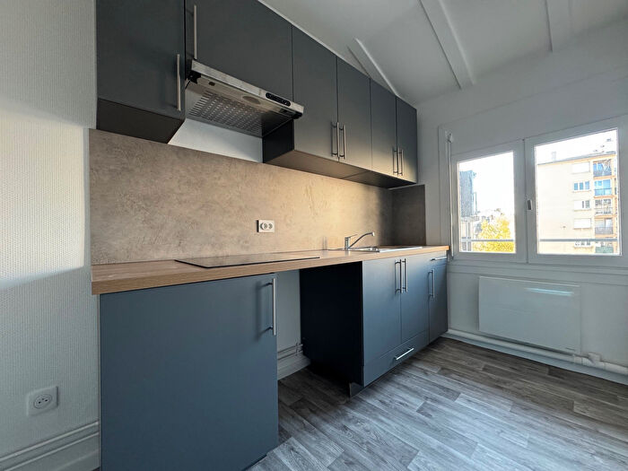 Appartement à louer - Limoges, Centre-ville, Hôtel de Ville, Emailleurs - 2 pièces - 1 chambre