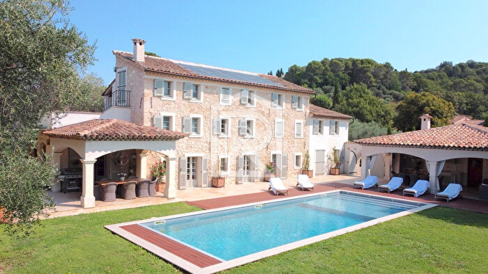 Maison à vendre - Mouans-Sartoux - 9 pièces - 7 chambres