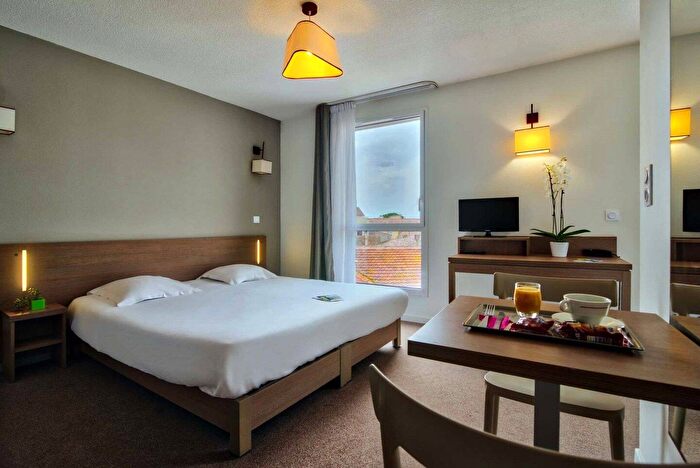 Appartement à louer - Bourg-Charité, Narbonne - 1 pièce