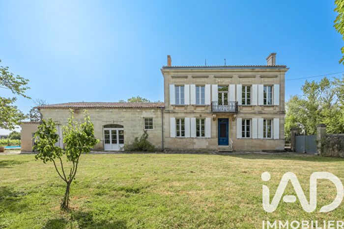 Maison à vendre - Ambès - 10 pièces - 6 chambres