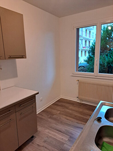 Appartement à louer - Reims, Barbâtre - 2 pièces - 1 chambre