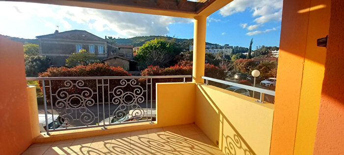 Appartement à louer - Hyères, Pyanet - 2 pièces - 1 chambre