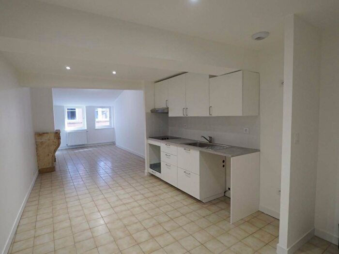 Appartement à louer - Vieux Lyon, Lyon ème arrondissement - 4 pièces - 3 chambres