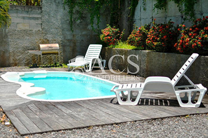 Le Robert : Maison 8 pièces à vendre