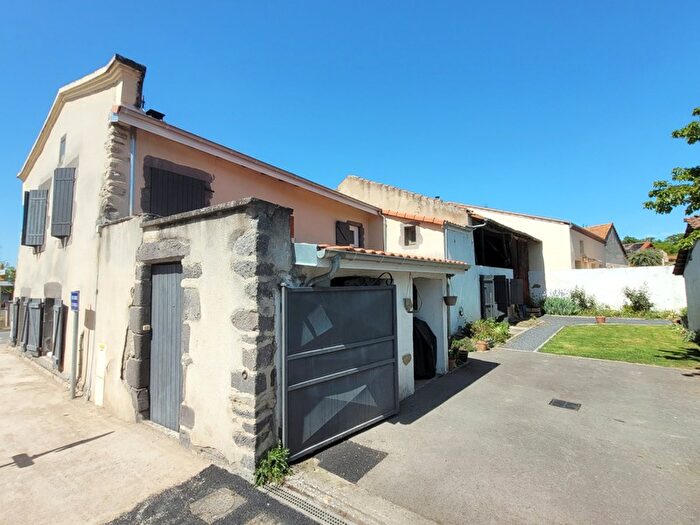 Maison à vendre - Riom, Gare, Dagneaux, Moulin dEau, Planchepaleuil, Le Marais - 6 pièces - 3 chambres