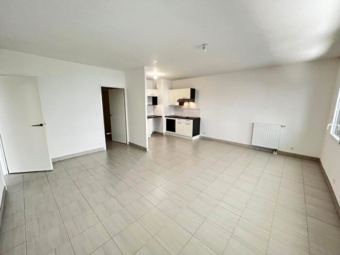Quartiers Centre, Colombier - Appartement 4 pièces à louer