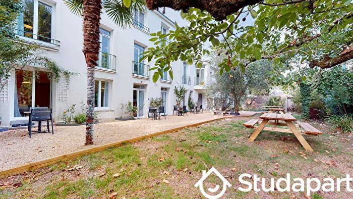 Appartement à louer - Jardin des Plantes, Nantes - 1 pièce - 5 chambres