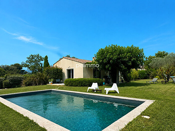 Maison 6 pièces à Charleval, à vendre