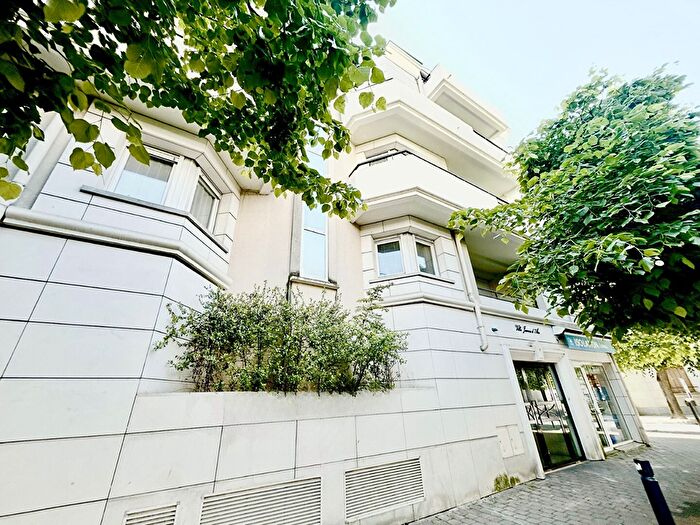 Appartement à vendre - Chelles, Mont-Chalâts, Colline du Fort, La Tuilerie - 4 pièces - 2 chambres